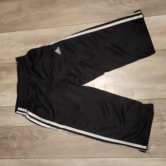 adidas | Bottoms | Adidas Capri Pants | Poshmark
